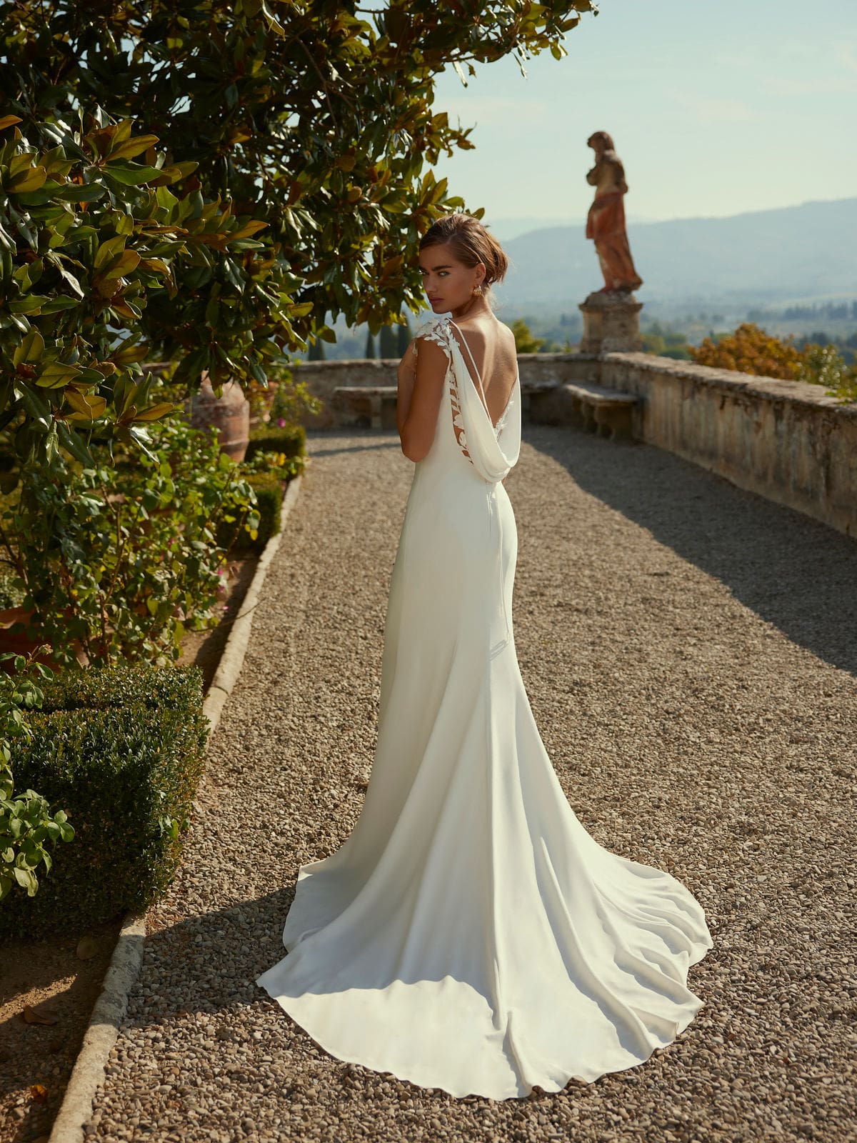 DORRAN | Fit and flare wedding dress with cap sleeves | Modeca
