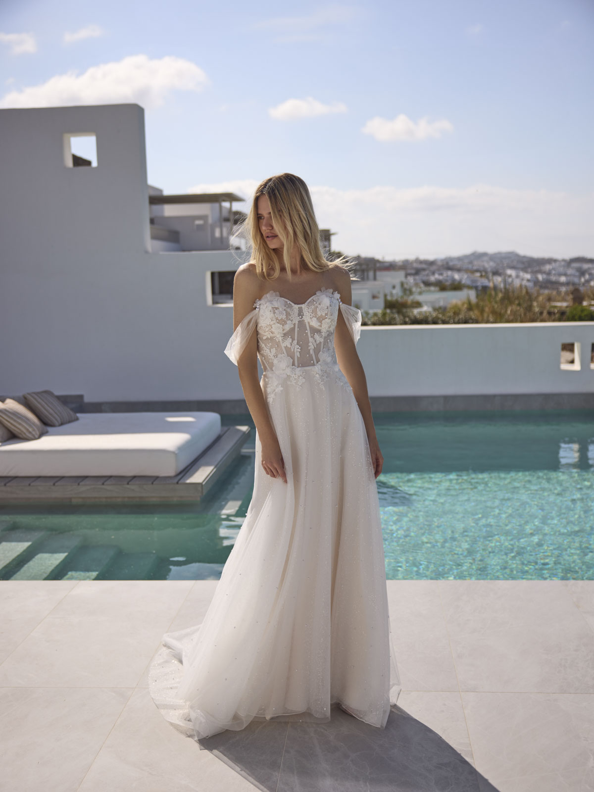 INGER | A very versatile A-line wedding dress | Modeca